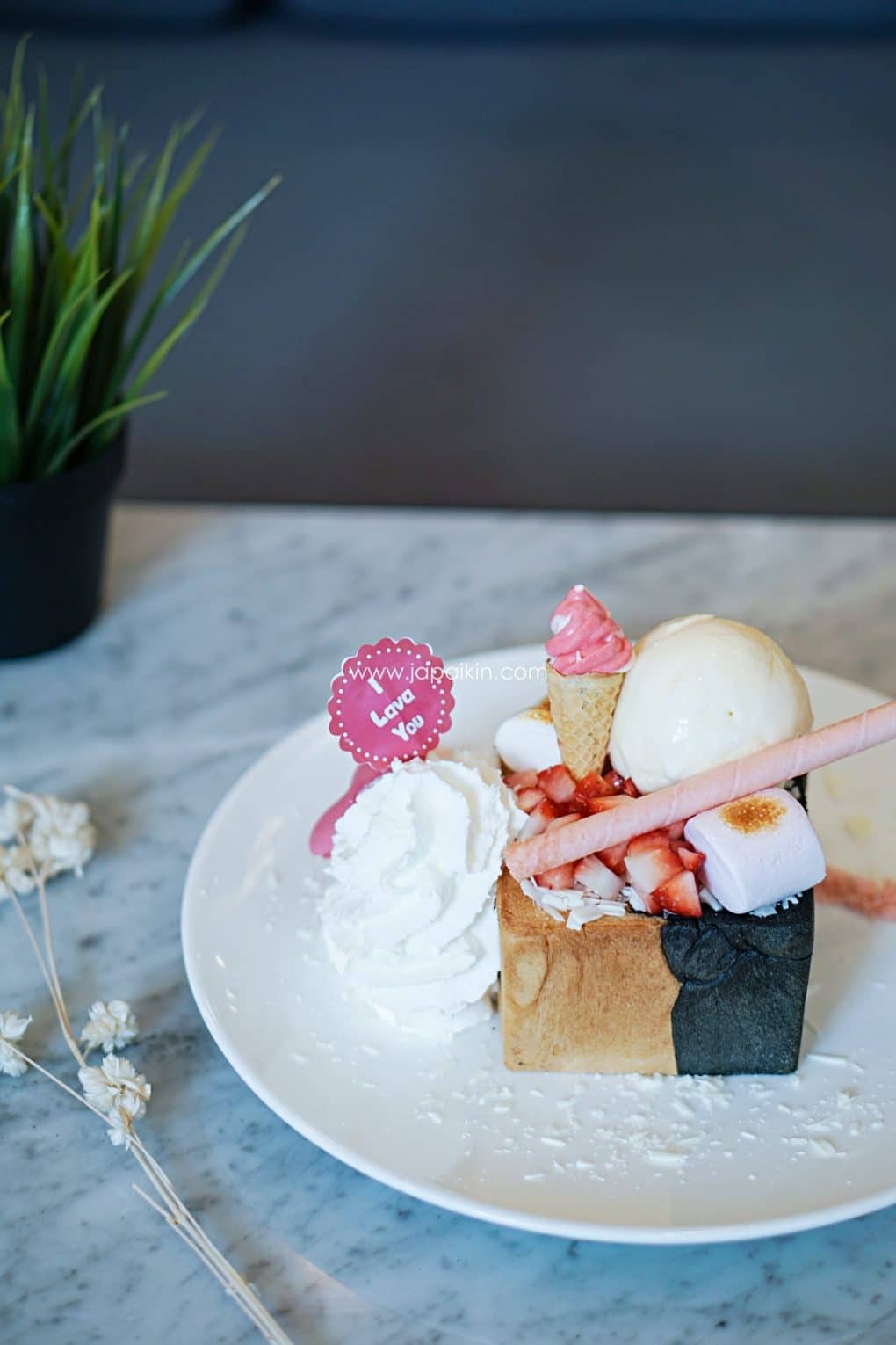 CODE Cafe กับ 4 เมนูใหม่ ธีมสีชมพูต้อนรับเทศกาลวาเลนไทน์ - japaikin.com