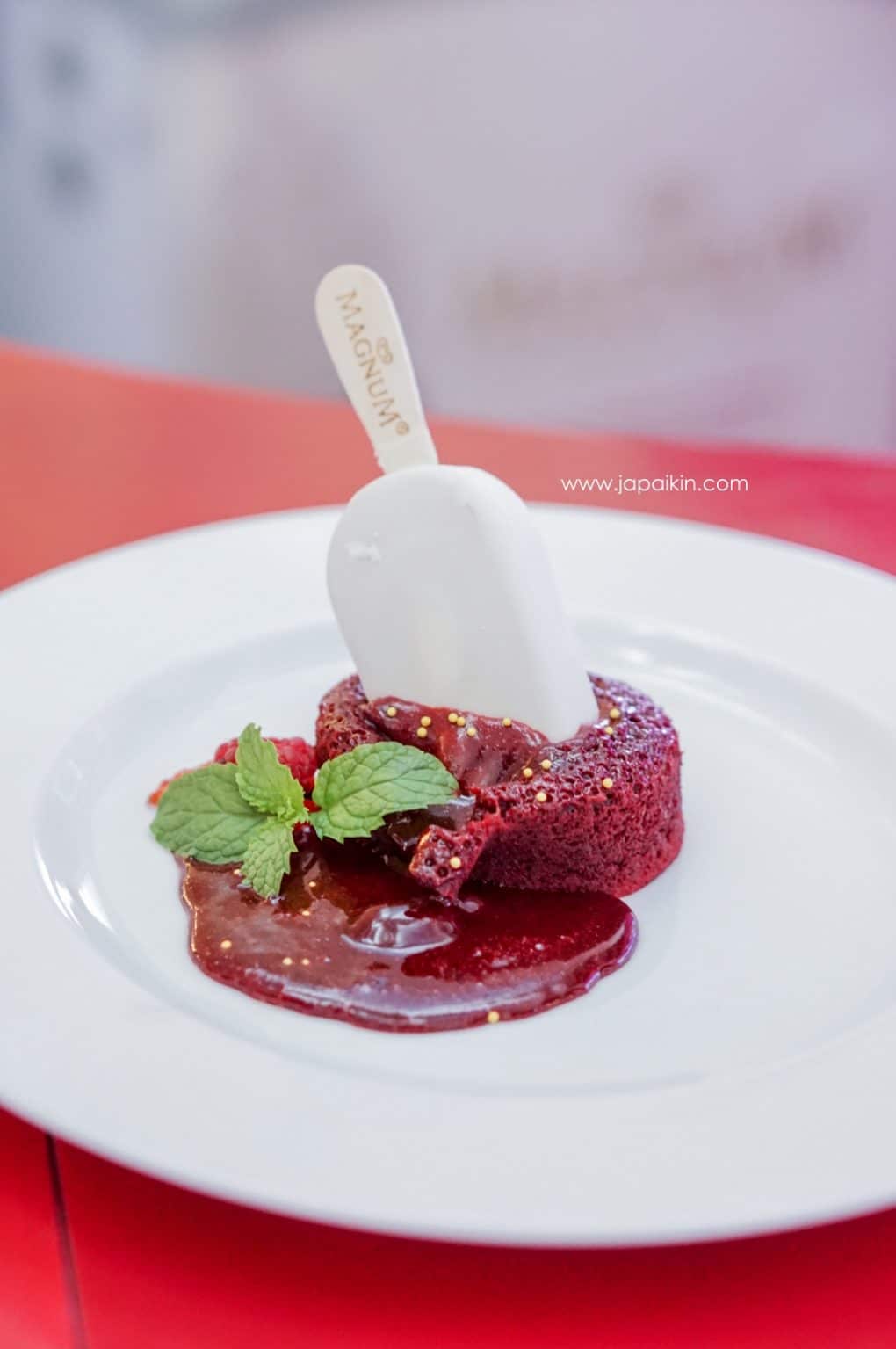 Magnum Red Velvet ไอศกรีมรสใหม่จากแม็กนั่ม หอมหวานมัน อร่อยครบรส ...